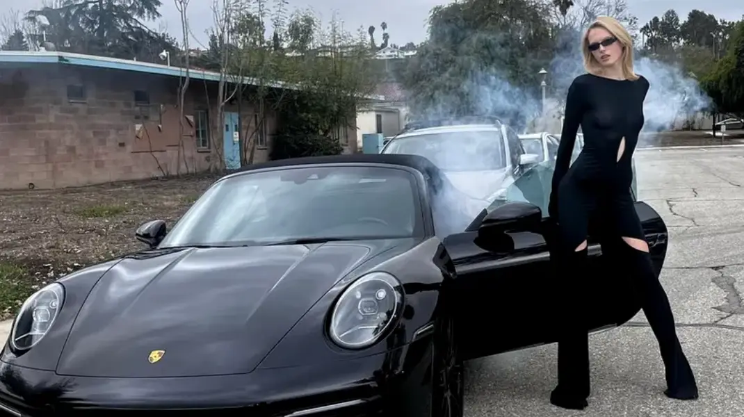 FOTO Primul transgender din lume desemnat modelul anului 2024 - CanCan