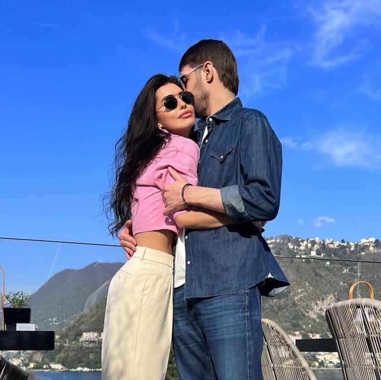 Jurnalista Felicia SÎRBU, fosta lui Roman BURLACA, în ipostaze tandre ...