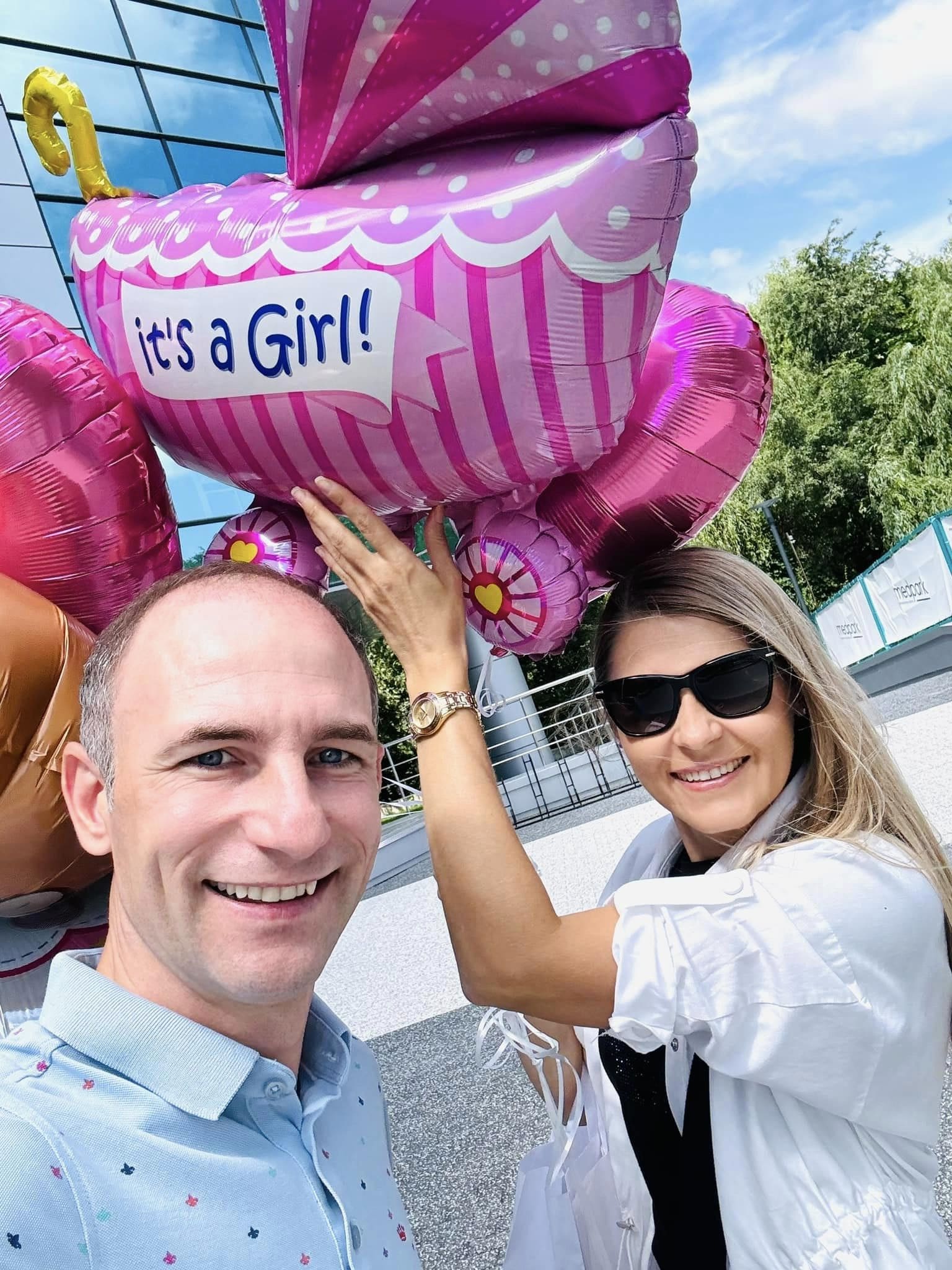 Familia lăutarilor s-a mărit! A născut soția lui Corneliu BOTGROS! Vezi ...