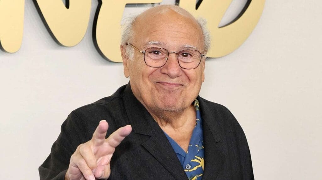 VIDEO Danny DeVito susține că din cei 80 de ani ultimii doi i-au adus ...