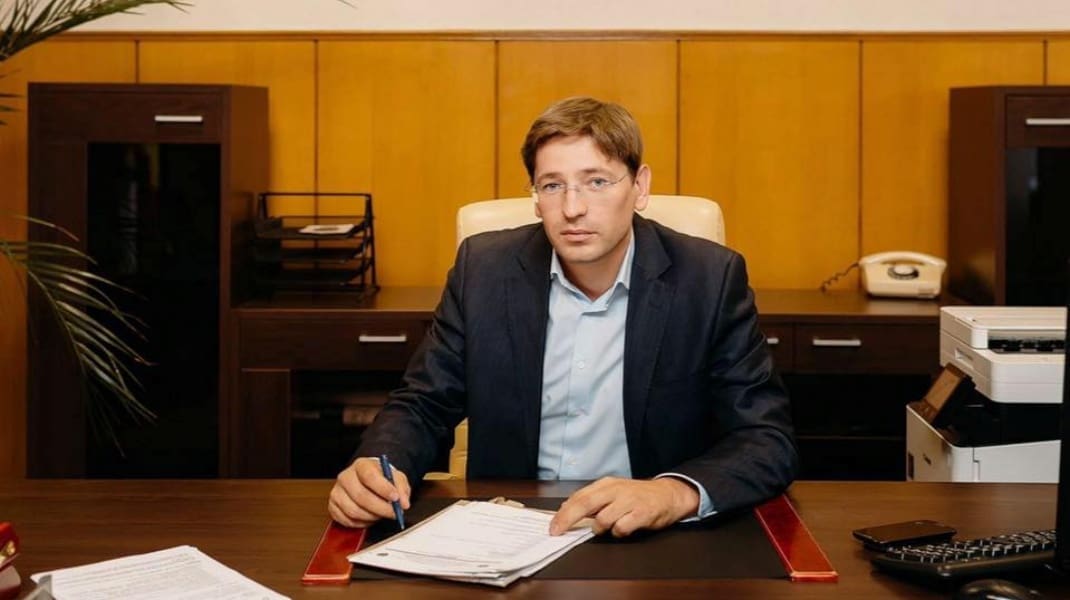 Asta da cumetrie! Unui consilier de la Primăria Chișinău i-au donat 350 ...